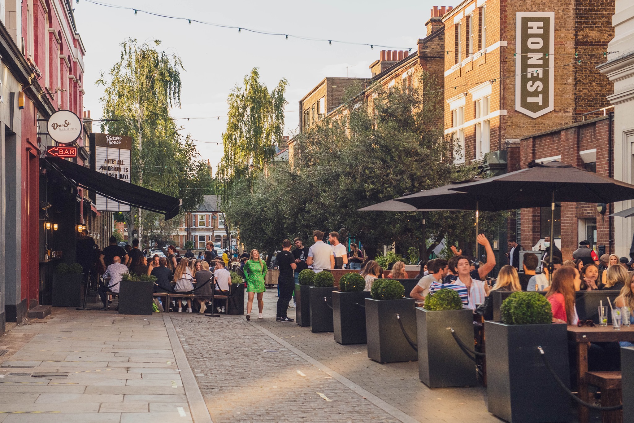 OUTDOOR DRINKING & DINING IN CLAPHAM - This is Clapham